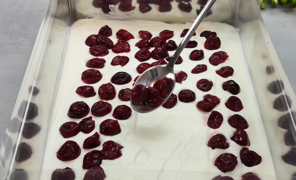 Prajitura cu cirese si crema de branza – Cea mai delicioasa prajitura ...